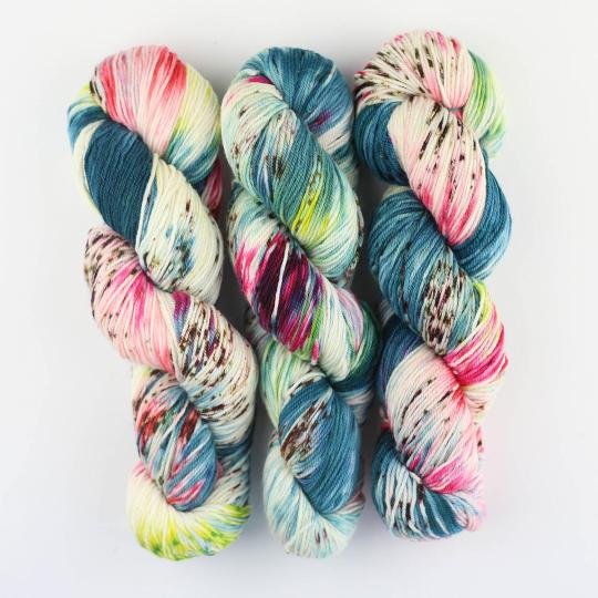 Queen of Pop garn - Proper Sock garn - Handmade by Hjort